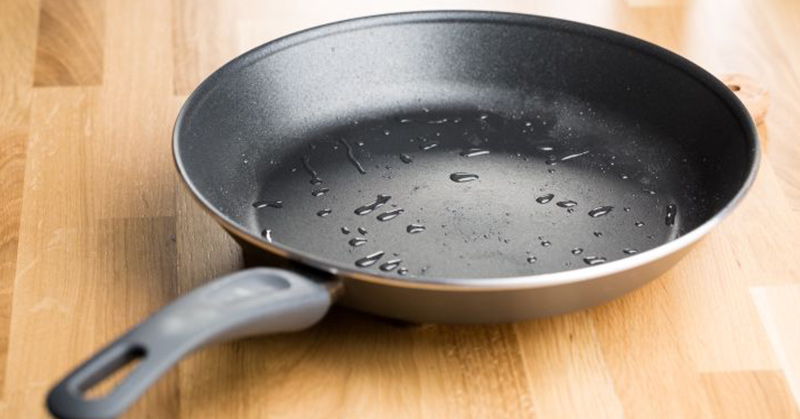 Stop using ‘non-stick’ Teflon pans! This is what happens to your risk ...