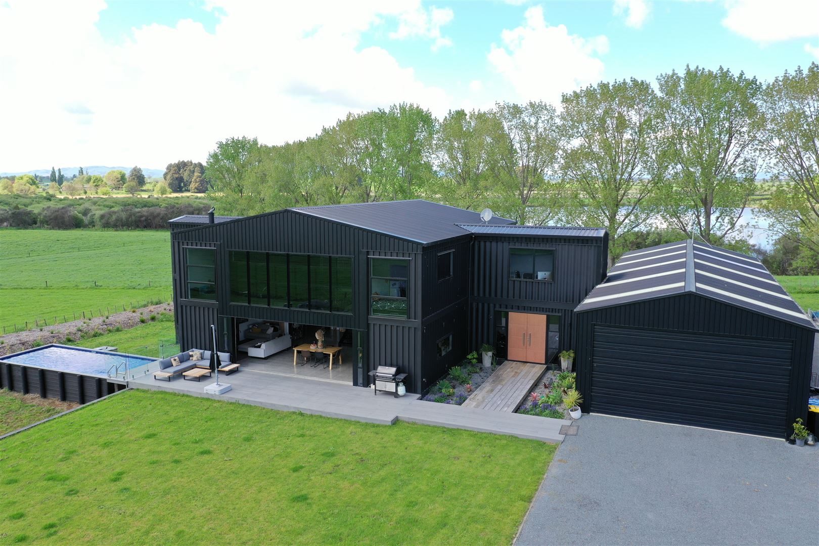 Massive Shipping Container Mansion Is A Must See : The Hearty Soul