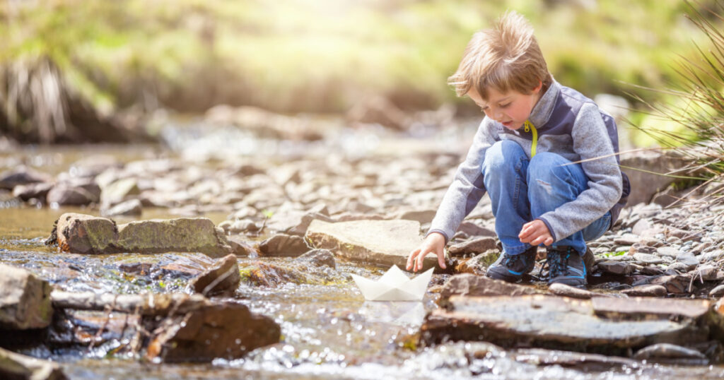 Exposure to 'Blue Spaces' Has Life-Long Benefits for Children : The ...
