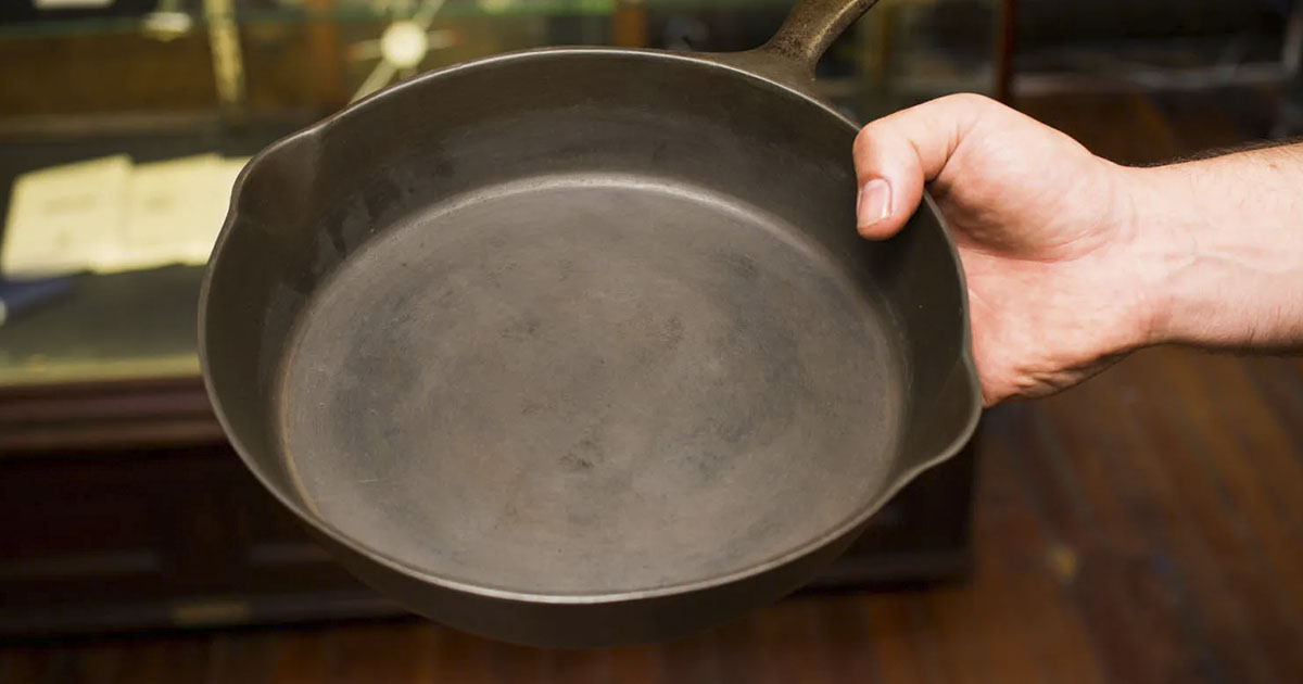 Cast Iron Pans & Your Health: 7 Important Facts You Should Know : The ...