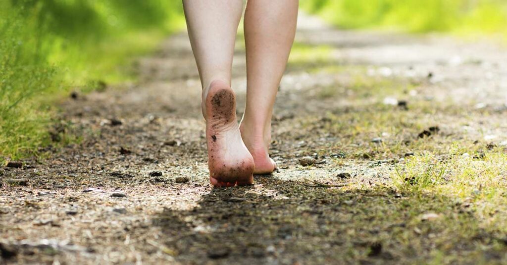 7 Potential Benefits of Grounding: Barefoot Walking + Earthing
