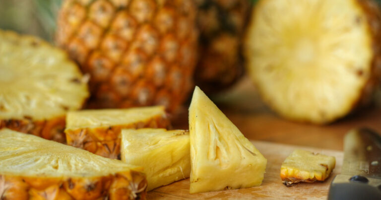 6 Reasons You Should Eat One Cup of Pineapple Every Day