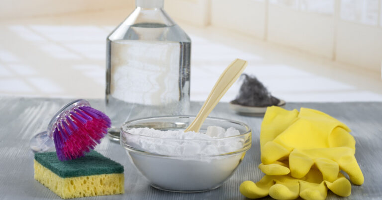 7 Natural Bleach Alternatives For Home Cleaning [And More]