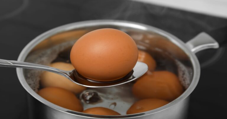 The Float Test: How to Tell If An Egg Has Gone Bad