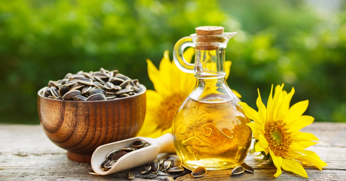 21 of the Best Natural Oils for Your Skin and Hair (Benefits and How to ...