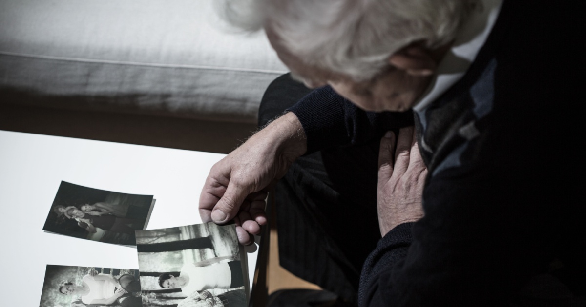 10 Ways Photos Help With Dementia Care