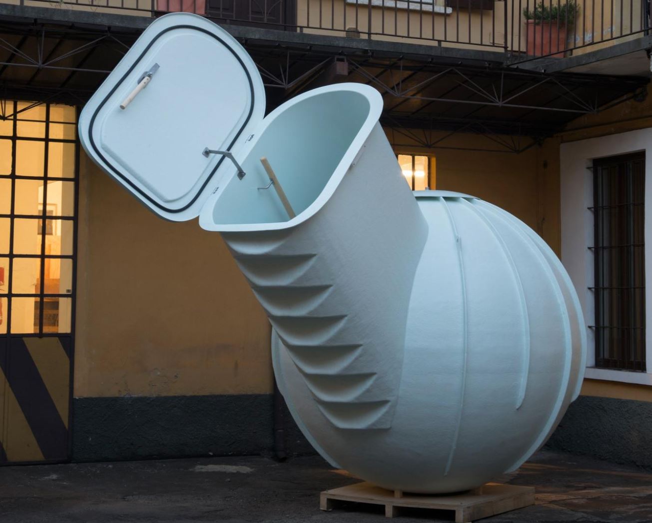 Eco-Friendly ‘Ground Fridge’ Doubles As a Walk-In Food and Wine Cellar ...