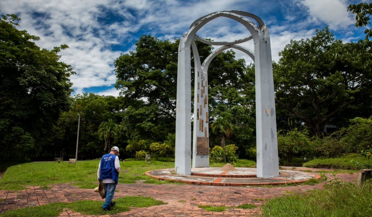 Tragic Story of Omayra Sánchez: The 13-Year-Old Girl Who Was Trapped in ...