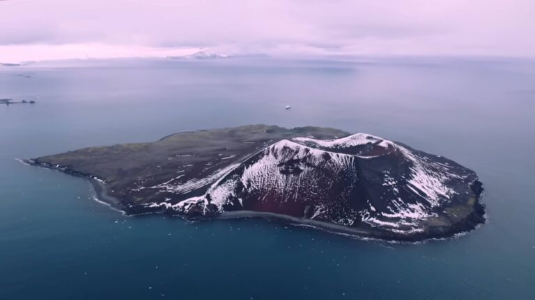 The Incredible Ruins of 11 Abandoned Islands