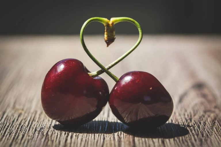 13 Health Benefits of Cherries (Sleep, Heart Health, and More)