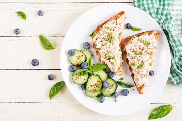 10 High Protein Foods to Eat For Breakfast, According to Dieticians