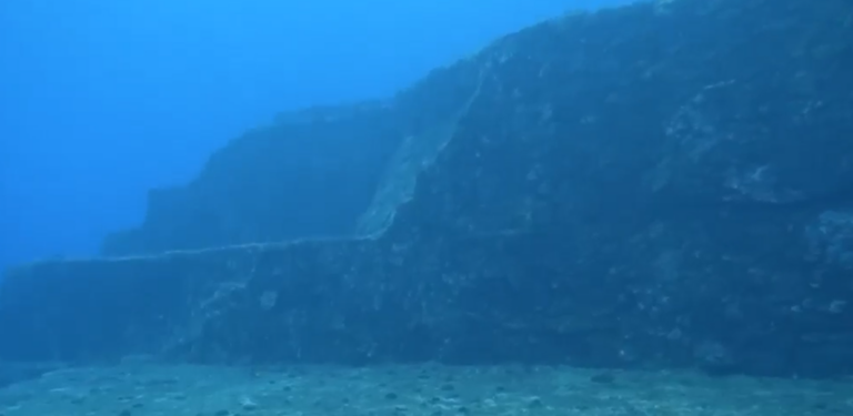 Diver Visits Japan’s Underwater ‘Pyramid,’ The Yonaguni Monument; A ...