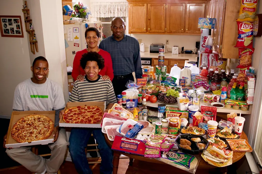 What People Around The World Eat in a Week