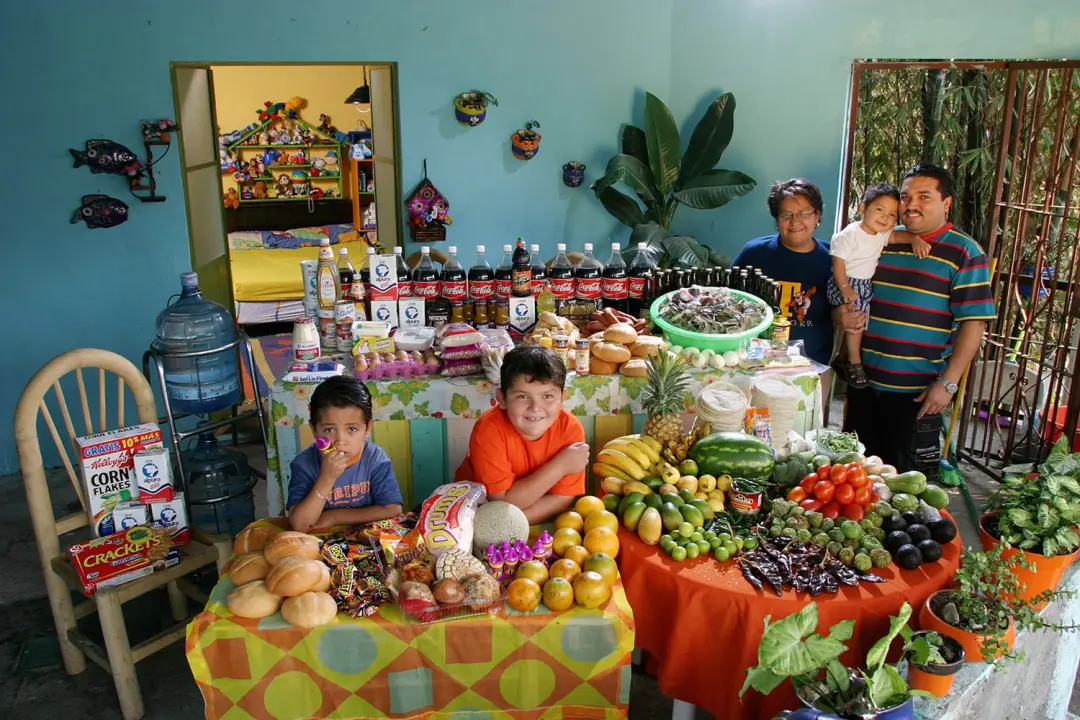 What People Around The World Eat in a Week