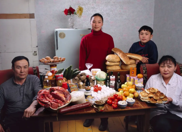 What People Around The World Eat in a Week