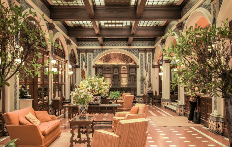 12 Hotel Tips From The Pros You Need To Know Before Your Next Stay ...