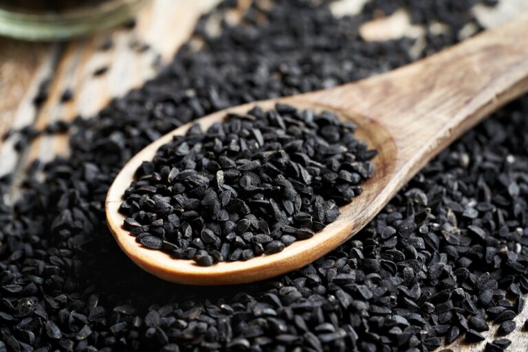 30 Best Herbs To Support Lung Health