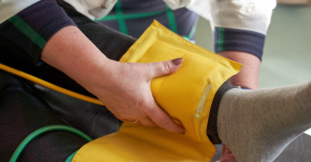 10 Warning Signs of Peripheral Artery Disease To Look Out For