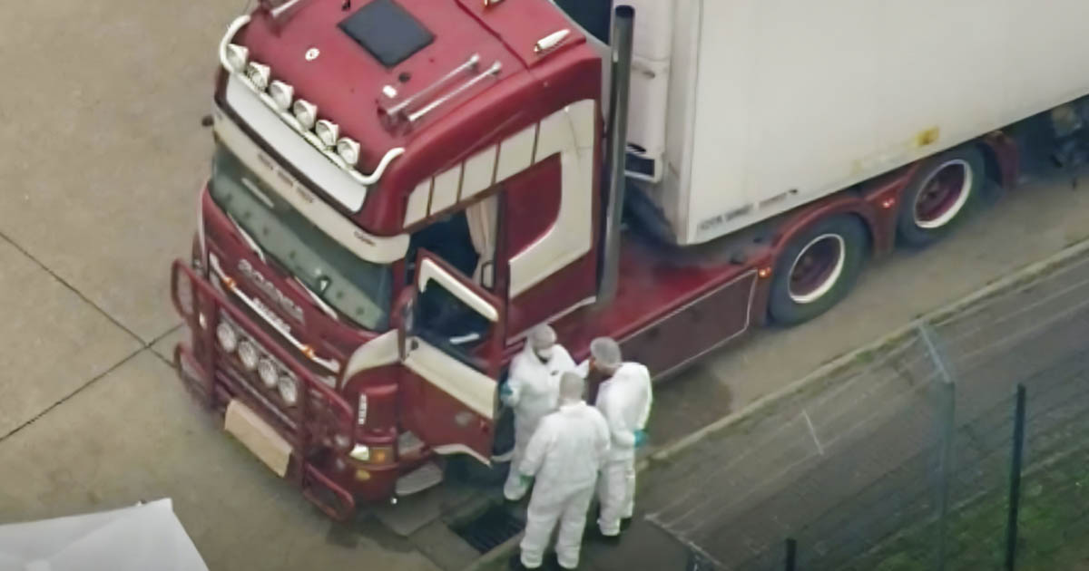 Invasive Crab with Distinctive ‘Mitten Claws’ Makes First Appearance in ...