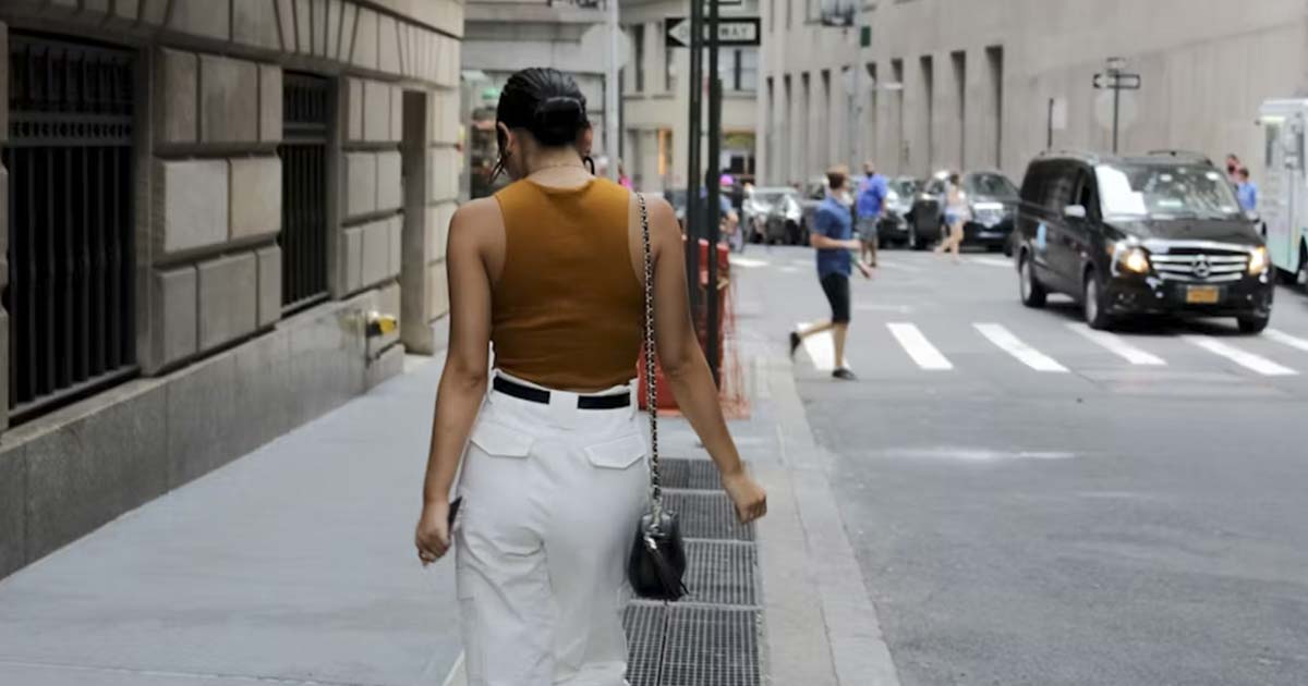 Toxic Shock Syndrome From Tampon Use Leaves Model Fighting for Her Life ...