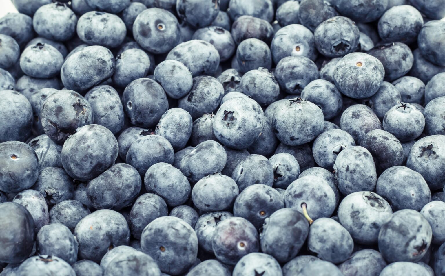 The Best Way to Wash Your Blueberries, According to Experts