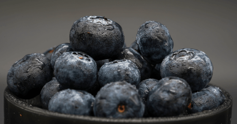 7 Signs You Should Never Buy Those Blueberries at the Store